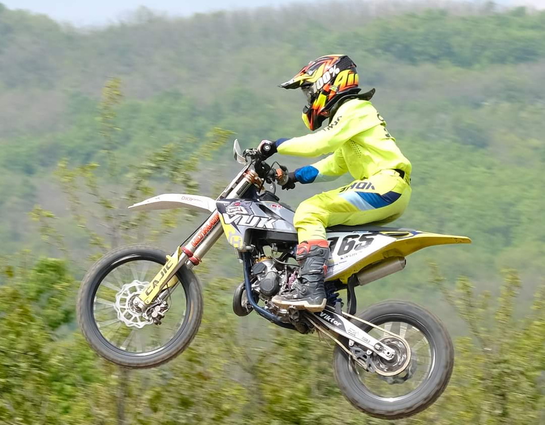 Počelo prvenstvo Srbije u moto krosu, zapažen nastup Čačana - Morava Info