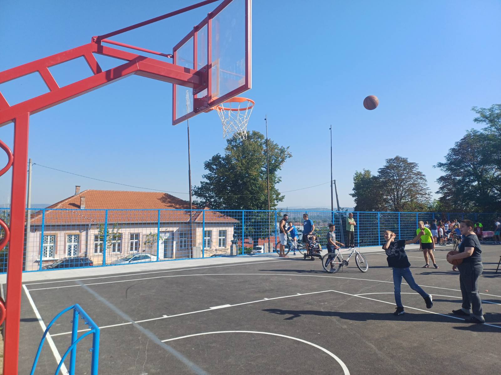 Novi košarkaški teren u Jezdini - Morava Info