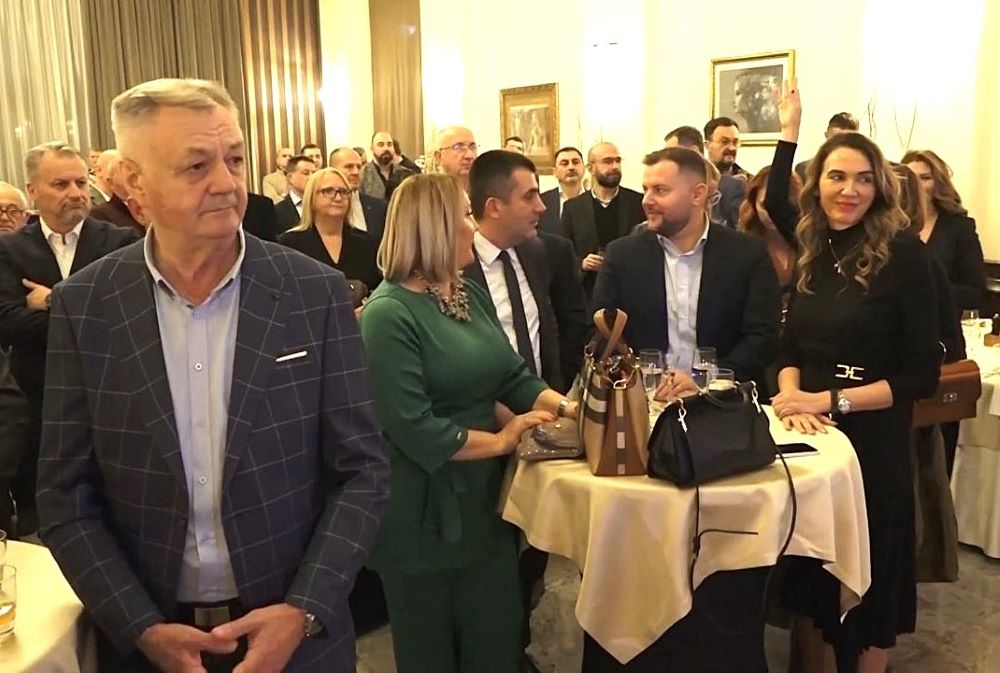 Novogodišnji koktel Poslovnog udruženja ''Gradac 97'': Teška godina za ...